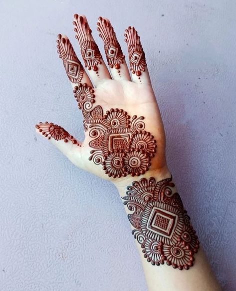 Easy Arabic Mehndi Design Front Hand